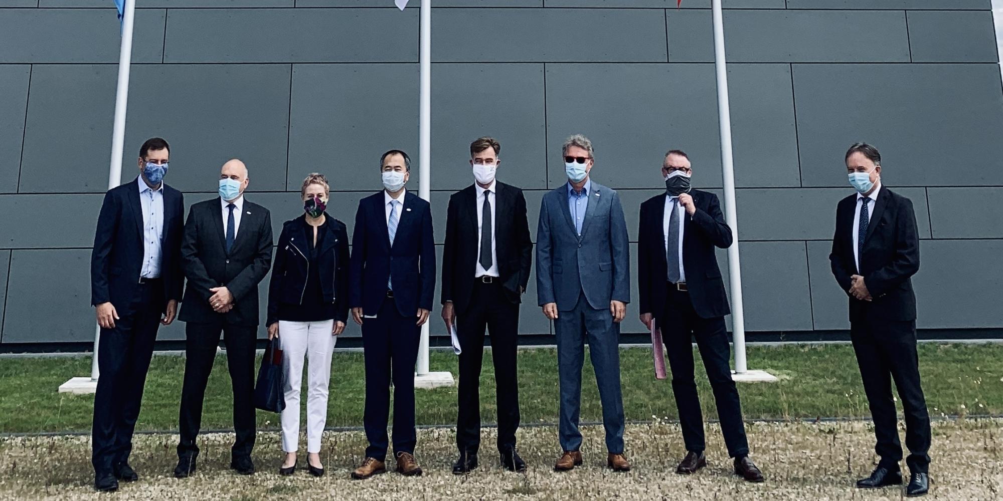 Franz Fayot a rendu visite à IEE sur l'"Automobility Campus" à Bissen ...