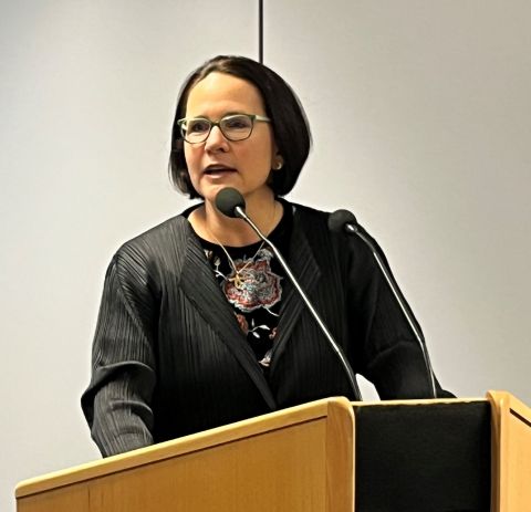 Yuriko Backes récompense 13 douaniers à l'occasion de la Journée ...