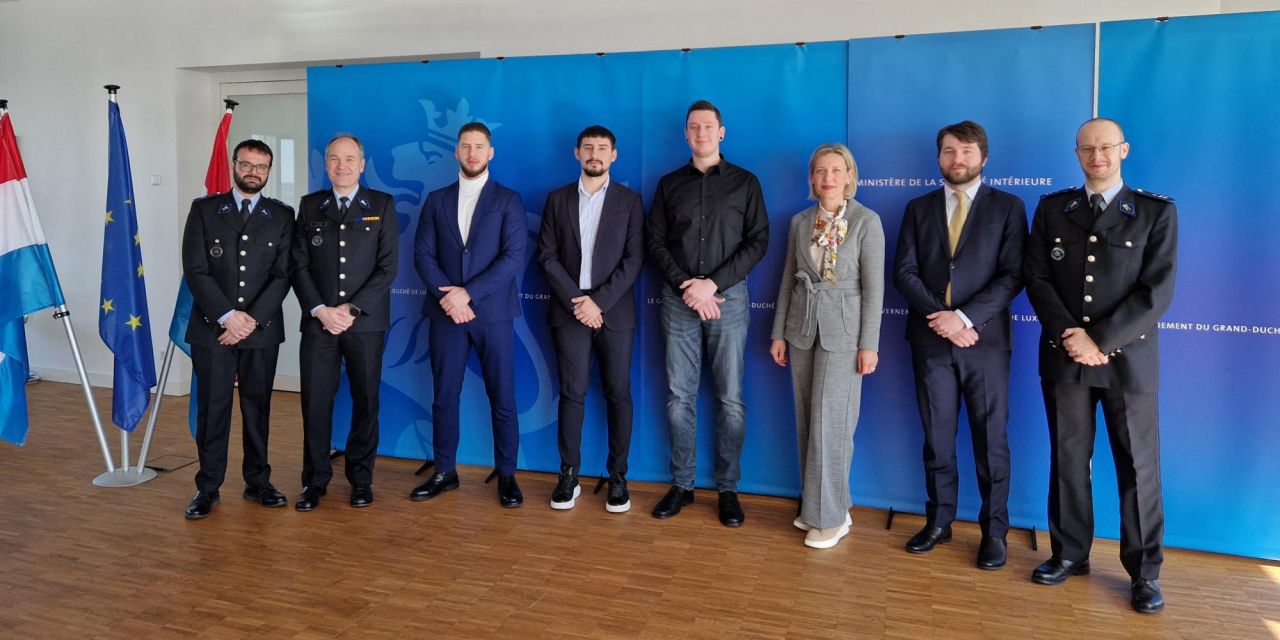 Assermentation de cinq membres du cadre civil de la Police grand-ducale ...