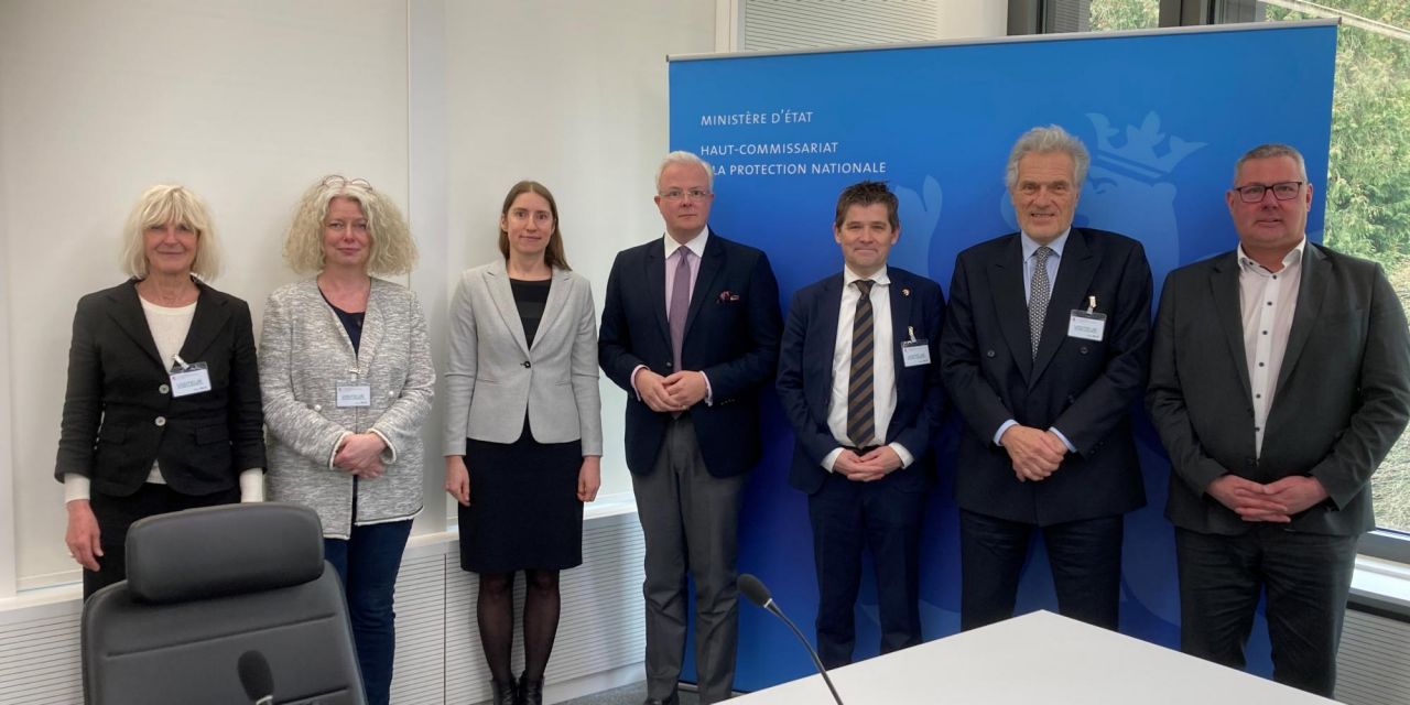 Visite de l'ambassadeur du Danemark au Centre national de crise ...