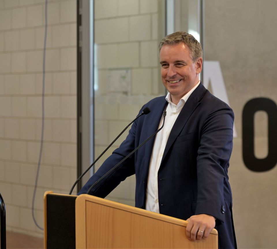 Un nouveau bâtiment pour le primaire et des classes de maternelle à l ...