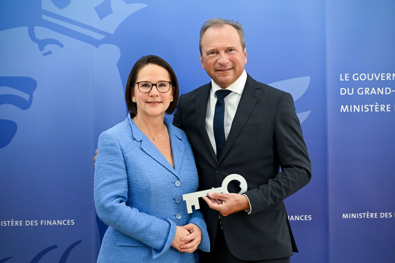 Passation des pouvoirs de Yuriko Backes à Gilles Roth - gouvernement.lu ...