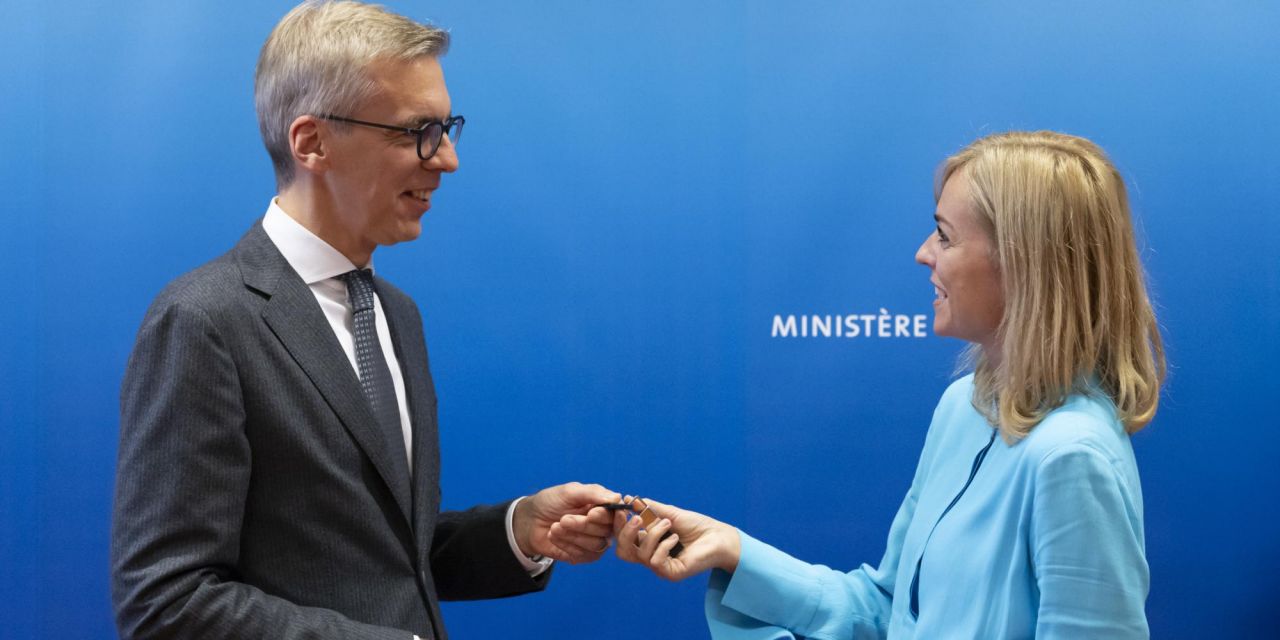 Passation des pouvoirs de Taina Bofferding à Léon Gloden - Ministère ...