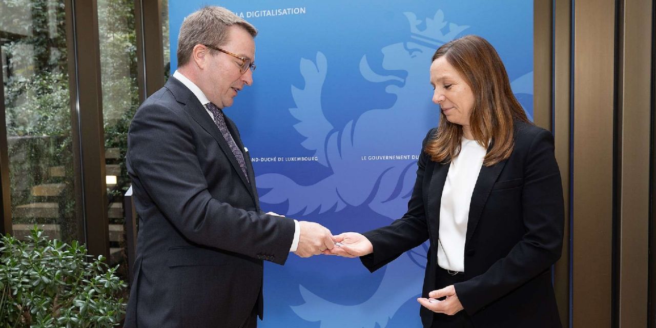 Passation des pouvoirs de Marc Hansen à Stéphanie Obertin ...