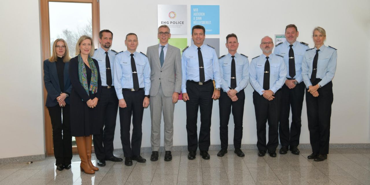 Visite de Léon Gloden chez la Police grand-ducale - gouvernement.lu ...