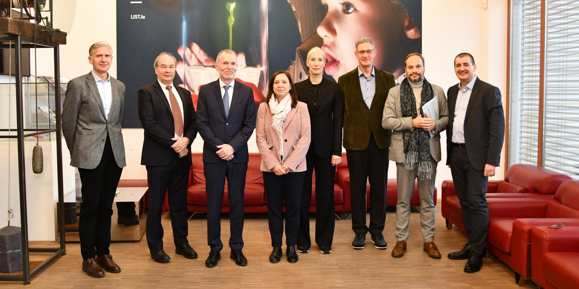 Visite de travail de la ministre Stéphanie Obertin au LIST - Le ...