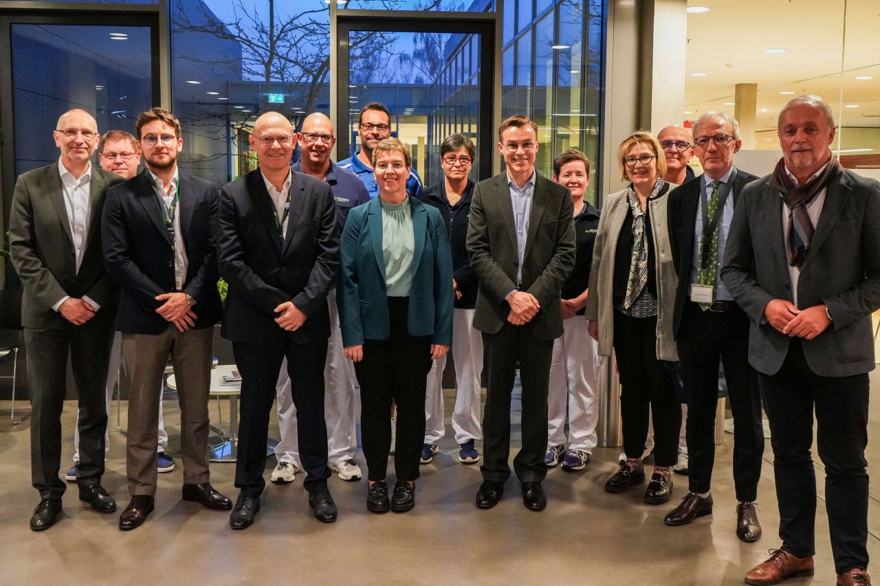 Martine Deprez entame une série de visites dans le secteur hospitalier ...