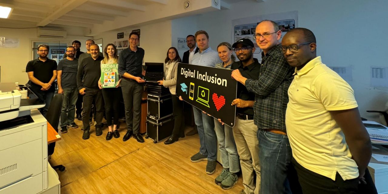 Visite de Stéphanie Obertin à l'association Digital Inclusion et remise ...