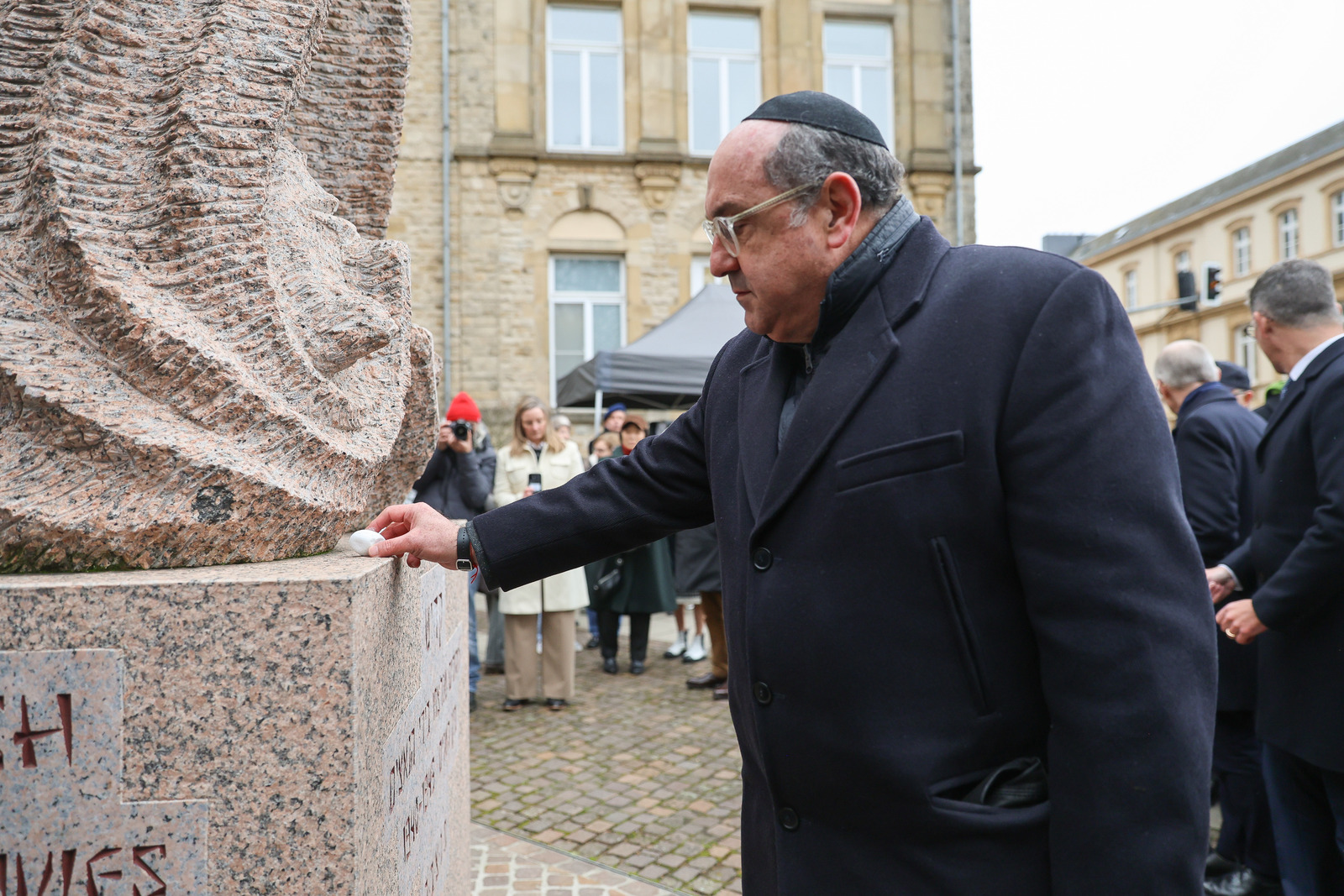 Journée internationale dédiée à la mémoire des victimes de la Shoah ...