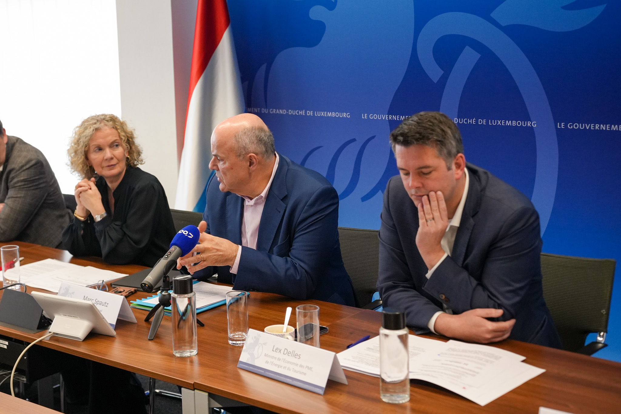Lex Delles et Marc Spautz ont présenté le nouveau portail "Work in ...